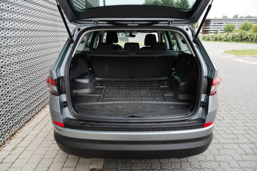 Pelēks Skoda Kodiaq 2021 Mārupe, ar dzinēja tilpumu 1.50 L un nobraukumu 120 tūkst. km par 21150 €, foto 25 vietnē AUTOMOTO.COM.LV