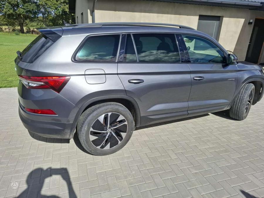 Grey Skoda Kodiaq 2021 in Taurage, with an engine capacity of 1.97 L and mileage of 240 thousand km for 16300 €, photo 5 on AUTOMOTO.COM.LV