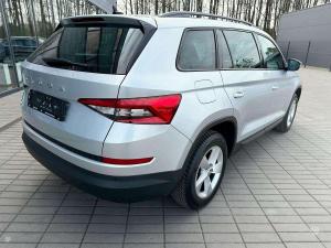Grey Skoda Kodiaq 2021 in Kaunas, with an engine capacity of 1.50 L and mileage of 217 thousand km for 15300 €, photo 4 on AUTOMOTO.COM.LV
