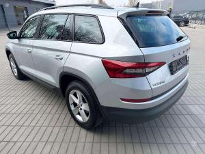 Grey Skoda Kodiaq 2021 in Kaunas, with an engine capacity of 1.50 L and mileage of 217 thousand km for 15300 €, photo 5 on AUTOMOTO.COM.LV