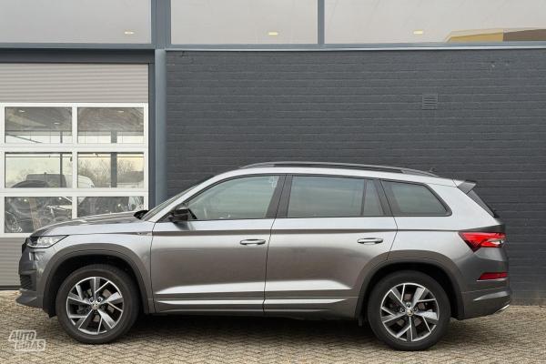 Pelēks Skoda Kodiaq 2022 Kauņa, ar dzinēja tilpumu 1.50 L un nobraukumu 48 tūkst. km par 36937 €, foto 2 vietnē AUTOMOTO.COM.LV