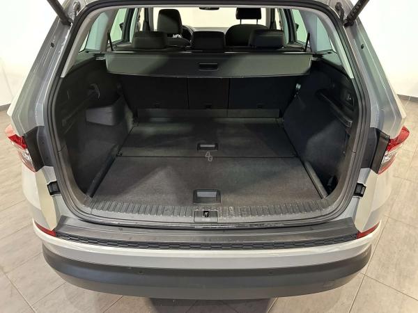 Grey Skoda Kodiaq 2022 in Kaunas, with an engine capacity of 2.00 L and mileage of 95 thousand km for 32132 €, photo 6 on AUTOMOTO.COM.LV