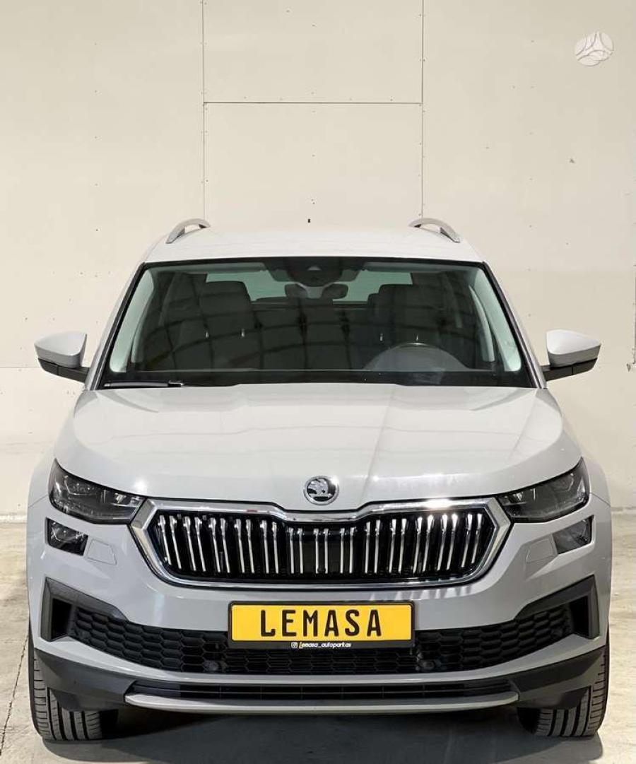 Grey Skoda Kodiaq 2022 in Klaipeda, with an engine capacity of 1.97 L and mileage of 241 thousand km for 23999 €, photo 1 on AUTOMOTO.COM.LV