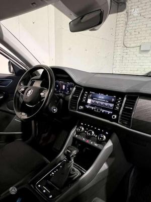 Grey Skoda Kodiaq 2022 in Klaipeda, with an engine capacity of 1.97 L and mileage of 241 thousand km for 23999 €, photo 38 on AUTOMOTO.COM.LV