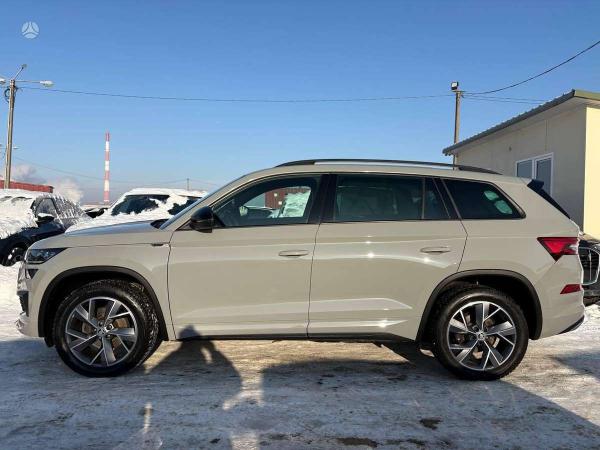 Pelēks Skoda Kodiaq 2022 Viļņa, ar dzinēja tilpumu 1.50 L un nobraukumu 179 tūkst. km par 26200 €, foto 2 vietnē AUTOMOTO.COM.LV