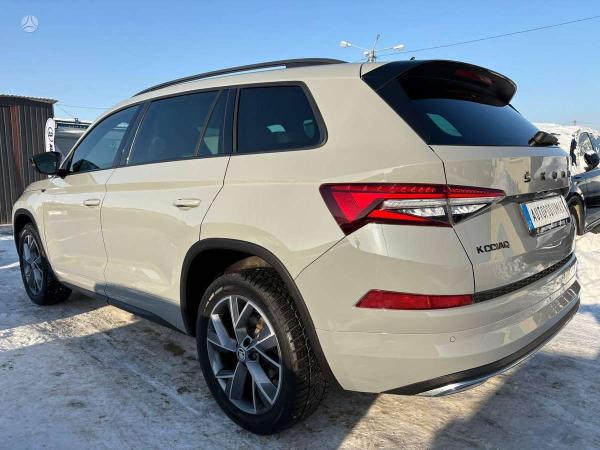 Pelēks Skoda Kodiaq 2022 Viļņa, ar dzinēja tilpumu 1.50 L un nobraukumu 179 tūkst. km par 26200 €, foto 3 vietnē AUTOMOTO.COM.LV
