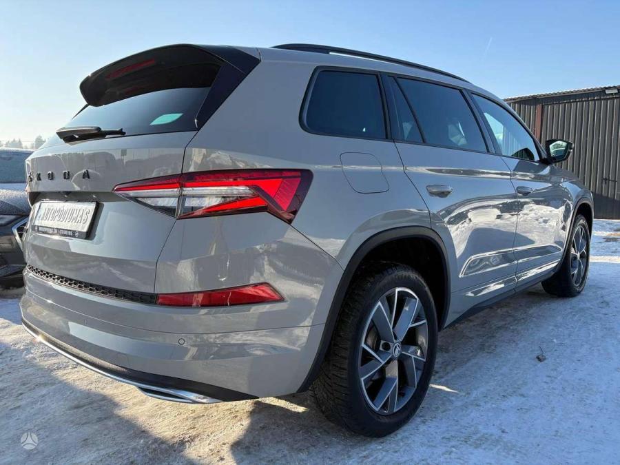 Grey Skoda Kodiaq 2022 in Vilnius, with an engine capacity of 1.50 L and mileage of 179 thousand km for 26200 €, photo 6 on AUTOMOTO.COM.LV