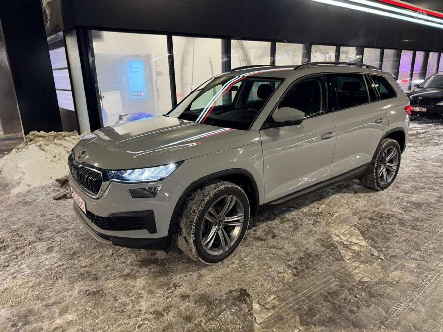 Серый Шкода Kodiaq 2022 в Каунас, объемом двигателя 1.50 л и пробегом 136 тыс. км за 25345 €, фото 1 на AUTOMOTO.COM.LV
