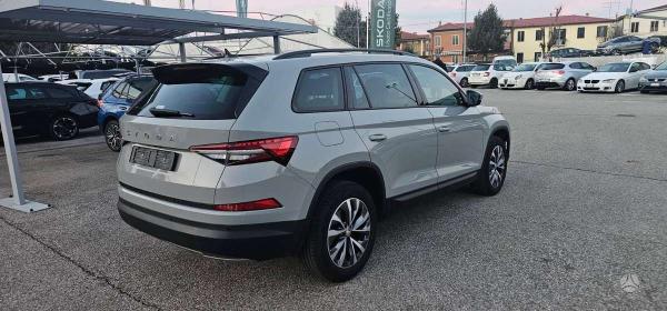 Grey Skoda Kodiaq 2022 in Kaunas, with an engine capacity of 1.50 L and mileage of 136 thousand km for 25345 €, photo 7 on AUTOMOTO.COM.LV