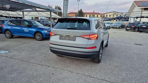 Grey Skoda Kodiaq 2022 in Kaunas, with an engine capacity of 1.50 L and mileage of 136 thousand km for 25345 €, photo 8 on AUTOMOTO.COM.LV