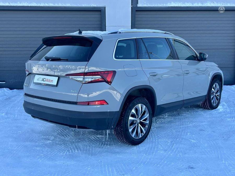 Pelēks Skoda Kodiaq 2022 Viļņa, ar dzinēja tilpumu 1.98 L un nobraukumu 120 tūkst. km par 31500 €, foto 5 vietnē AUTOMOTO.COM.LV