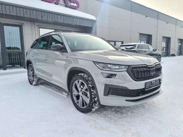 Grey Skoda Kodiaq 2022 in Siauliai, with an engine capacity of 1.50 L and mileage of 206 thousand km for 26983 €, photo 3 on AUTOMOTO.COM.LV