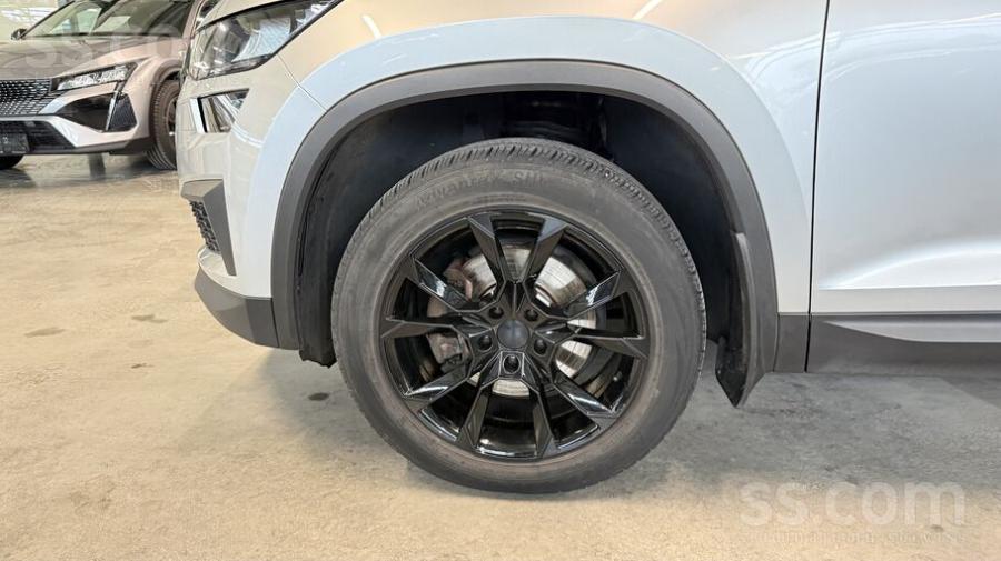 Grey Skoda Kodiaq 2022 in Riga, with an engine capacity of 2.00 L and mileage of 134 thousand km for 22900 €, photo 8 on AUTOMOTO.COM.LV
