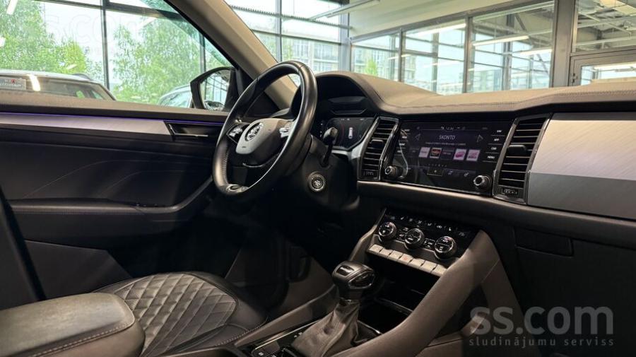Grey Skoda Kodiaq 2022 in Riga, with an engine capacity of 2.00 L and mileage of 134 thousand km for 22900 €, photo 16 on AUTOMOTO.COM.LV