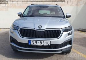 Pelēks Skoda Kodiaq 2022 Rīga, ar dzinēja tilpumu 1.50 L un nobraukumu 119 tūkst. km par 21700 €, foto  vietnē AUTOMOTO.COM.LV