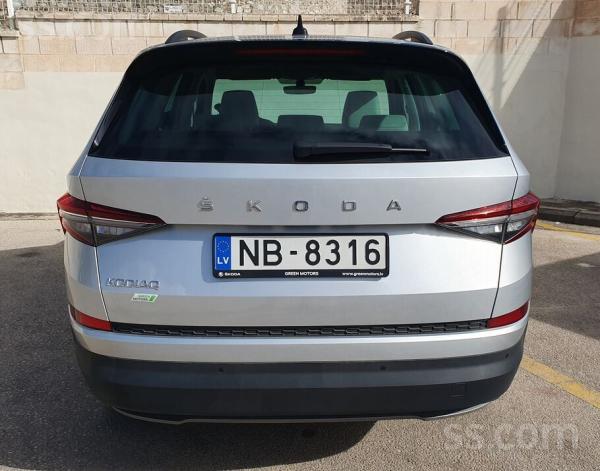 Grey Skoda Kodiaq 2022 in Riga, with an engine capacity of 1.50 L and mileage of 119 thousand km for 21700 €, photo 5 on AUTOMOTO.COM.LV