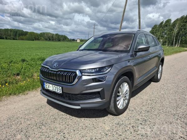 Pelēks Skoda Kodiaq 2022 Rīga, ar dzinēja tilpumu 2.00 L un nobraukumu 53 tūkst. km par 34950 €, foto  vietnē AUTOMOTO.COM.LV