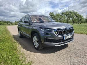 Grey Skoda Kodiaq 2022 in Riga, with an engine capacity of 2.00 L and mileage of 53 thousand km for 34950 €, photo 3 on AUTOMOTO.COM.LV