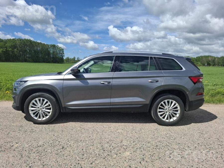 Grey Skoda Kodiaq 2022 in Riga, with an engine capacity of 2.00 L and mileage of 53 thousand km for 34950 €, photo 6 on AUTOMOTO.COM.LV