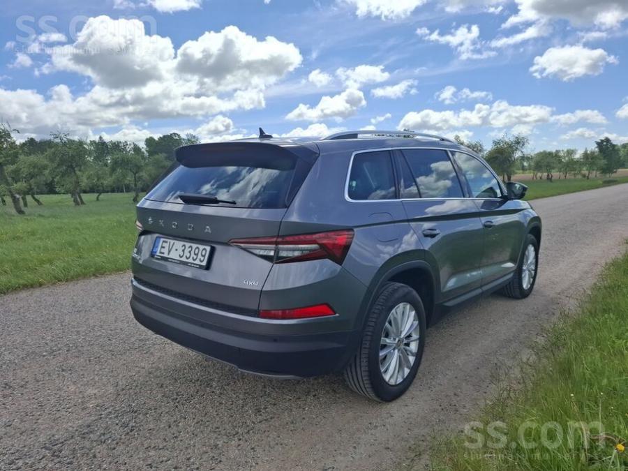 Grey Skoda Kodiaq 2022 in Riga, with an engine capacity of 2.00 L and mileage of 53 thousand km for 34950 €, photo 7 on AUTOMOTO.COM.LV