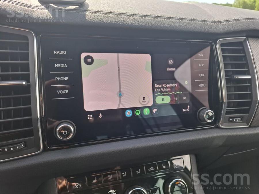 Grey Skoda Kodiaq 2022 in Riga, with an engine capacity of 2.00 L and mileage of 53 thousand km for 34950 €, photo 15 on AUTOMOTO.COM.LV