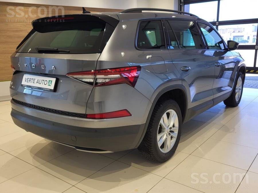 Pelēks Skoda Kodiaq 2022 Rīga, ar dzinēja tilpumu 1.50 L un nobraukumu 100 tūkst. km par 23790 €, foto 7 vietnē AUTOMOTO.COM.LV