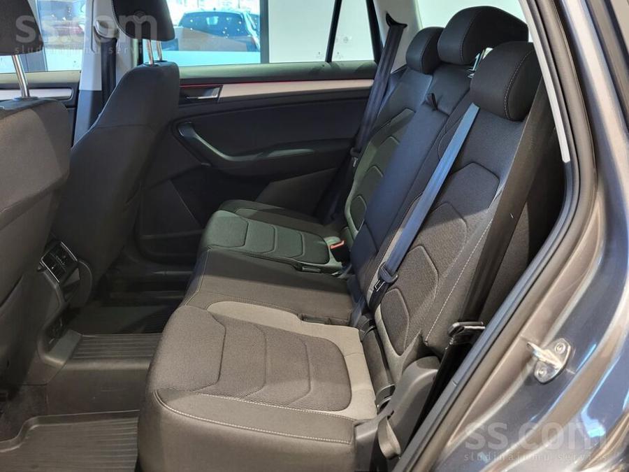 Pelēks Skoda Kodiaq 2022 Rīga, ar dzinēja tilpumu 1.50 L un nobraukumu 100 tūkst. km par 23790 €, foto 17 vietnē AUTOMOTO.COM.LV