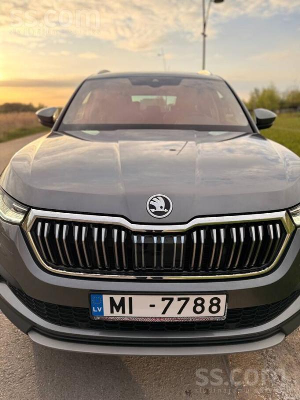 Серый Шкода Kodiaq 2022 в Рига, объемом двигателя 2.00 л и пробегом 67 тыс. км за 28500 €, фото 2 на AUTOMOTO.COM.LV