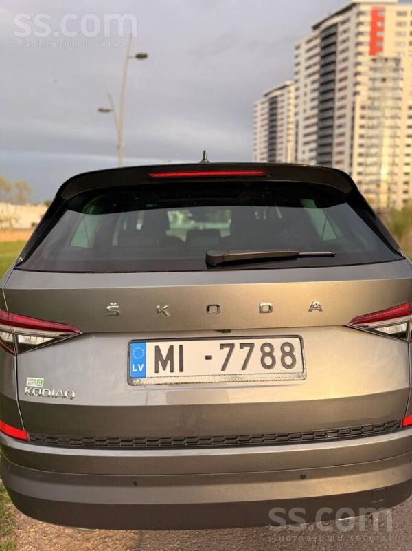 Серый Шкода Kodiaq 2022 в Рига, объемом двигателя 2.00 л и пробегом 67 тыс. км за 28500 €, фото 3 на AUTOMOTO.COM.LV