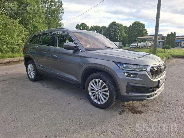 Серый Шкода Kodiaq 2022 в Рига, объемом двигателя 2.00 л и пробегом 53 тыс. км за 33950 €, фото 2 на AUTOMOTO.COM.LV