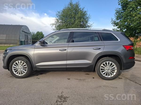 Серый Шкода Kodiaq 2022 в Рига, объемом двигателя 2.00 л и пробегом 53 тыс. км за 33950 €, фото 3 на AUTOMOTO.COM.LV