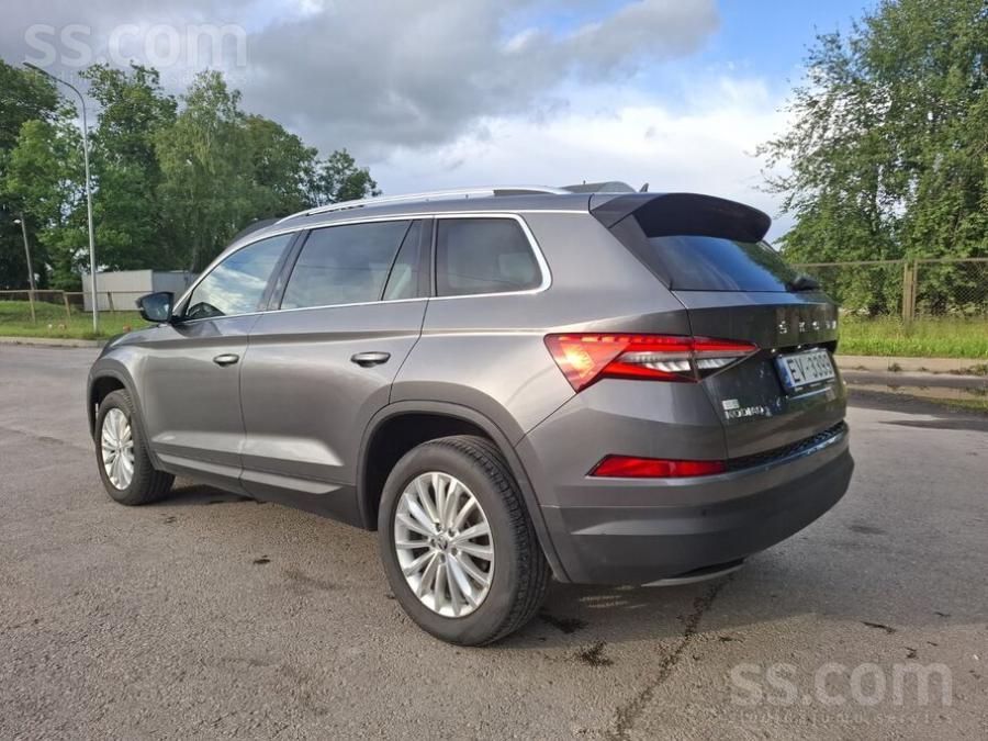 Grey Skoda Kodiaq 2022 in Riga, with an engine capacity of 2.00 L and mileage of 53 thousand km for 33950 €, photo 5 on AUTOMOTO.COM.LV
