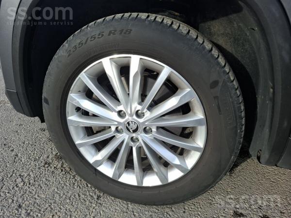 Grey Skoda Kodiaq 2022 in Riga, with an engine capacity of 2.00 L and mileage of 53 thousand km for 33950 €, photo 10 on AUTOMOTO.COM.LV