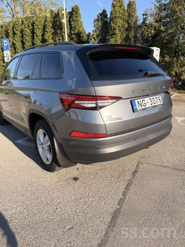 Grey Skoda Kodiaq 2022 in Riga, with an engine capacity of 1.50 L and mileage of 90 thousand km for 23900 €, photo 5 on AUTOMOTO.COM.LV