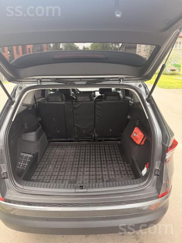 Grey Skoda Kodiaq 2022 in Riga, with an engine capacity of 1.50 L and mileage of 90 thousand km for 23900 €, photo 6 on AUTOMOTO.COM.LV