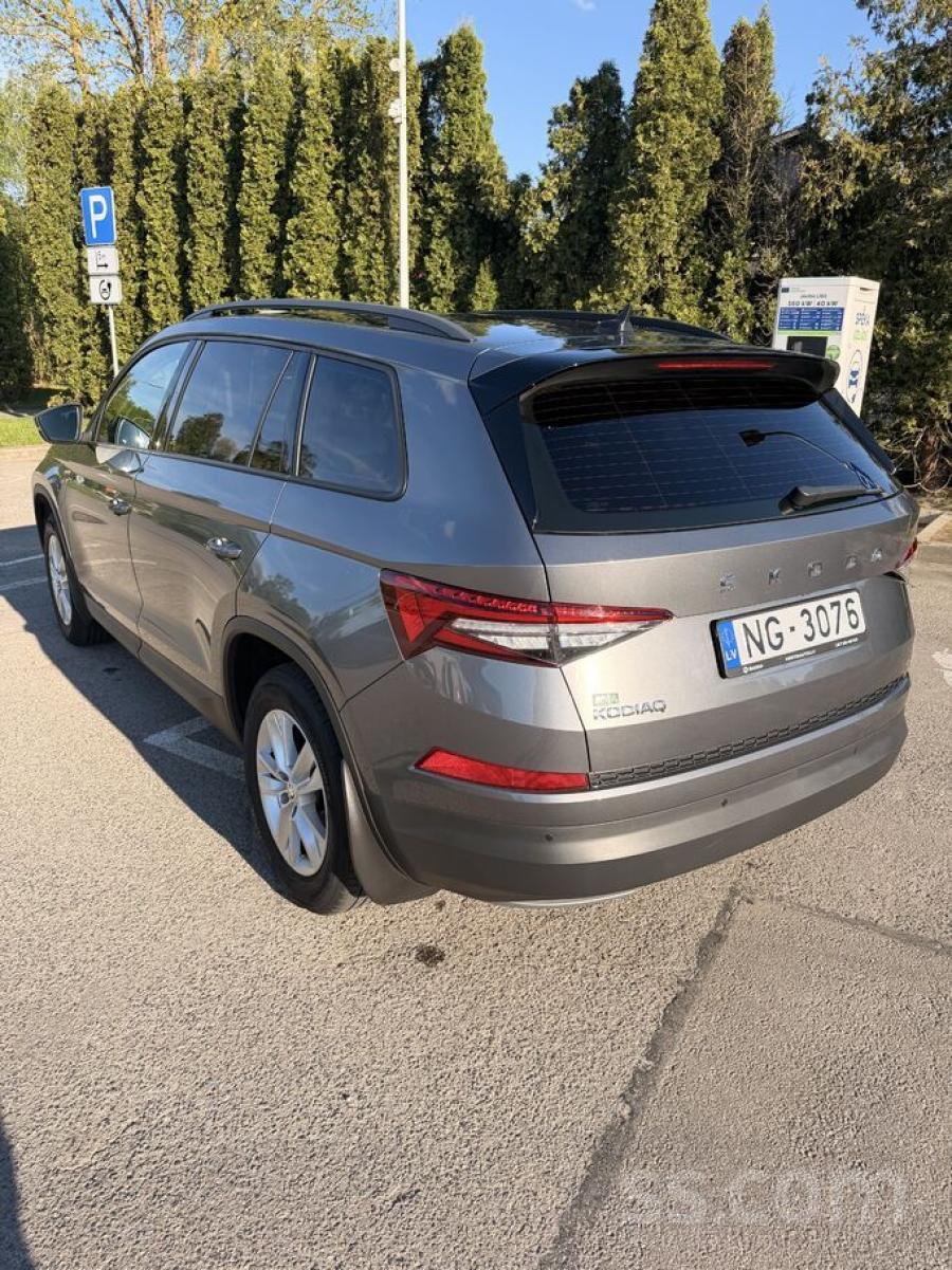 Серый Шкода Kodiaq 2022 в Рига, объемом двигателя 1.50 л и пробегом 88 тыс. км за 25900 €, фото 5 на AUTOMOTO.COM.LV
