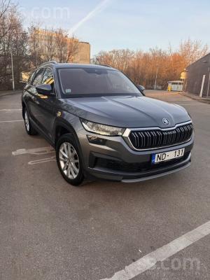 Grey Skoda Kodiaq 2022 in Riga, with an engine capacity of 1.50 L and mileage of 71 thousand km for 25550 €, photo  on AUTOMOTO.COM.LV