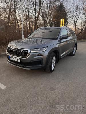Серый Шкода Kodiaq 2022 в Рига, объемом двигателя 1.50 л и пробегом 71 тыс. км за 25550 €, фото 3 на AUTOMOTO.COM.LV
