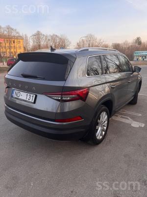 Серый Шкода Kodiaq 2022 в Рига, объемом двигателя 1.50 л и пробегом 71 тыс. км за 25550 €, фото 4 на AUTOMOTO.COM.LV