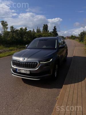 Pelēks Skoda Kodiaq 2022 Rīga, ar dzinēja tilpumu 1.50 L un nobraukumu 73 tūkst. km par 24990 €, foto  vietnē AUTOMOTO.COM.LV