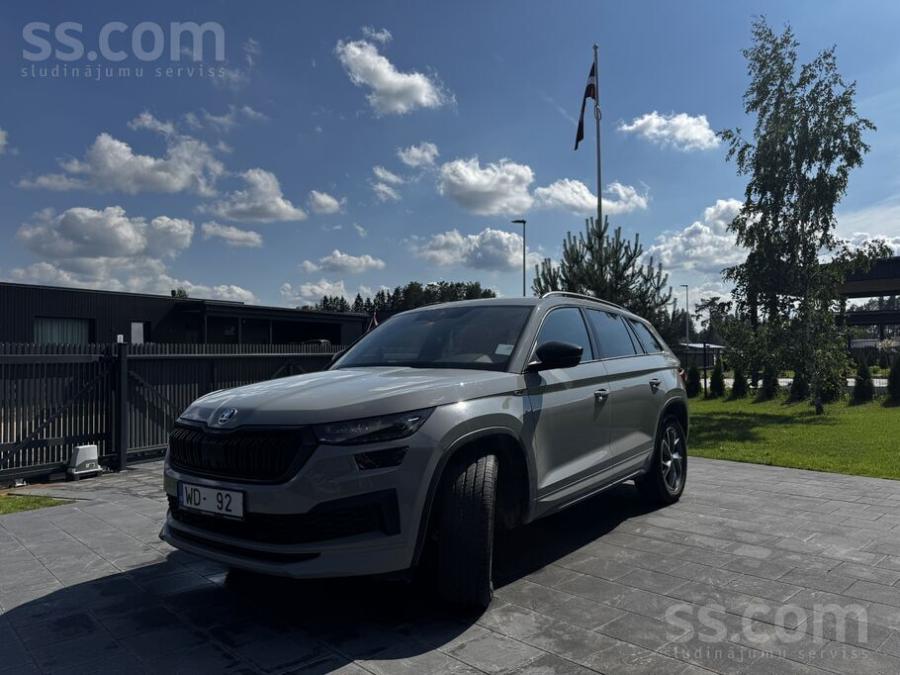 Pelēks Skoda Kodiaq 2022 Rīga, ar dzinēja tilpumu 1.50 L un nobraukumu 129 tūkst. km par 30000 €, foto 1 vietnē AUTOMOTO.COM.LV