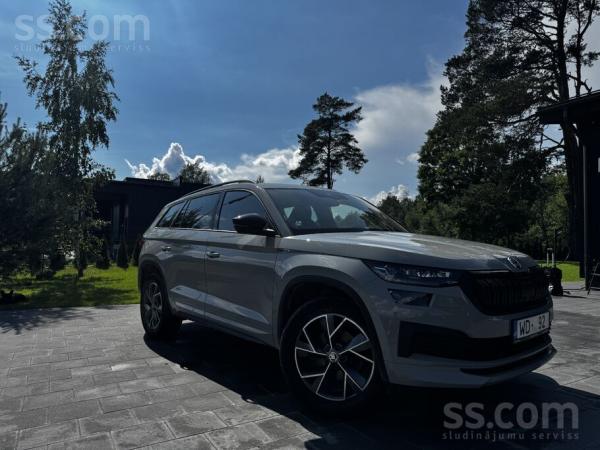 Pelēks Skoda Kodiaq 2022 Rīga, ar dzinēja tilpumu 1.50 L un nobraukumu 129 tūkst. km par 30000 €, foto 2 vietnē AUTOMOTO.COM.LV