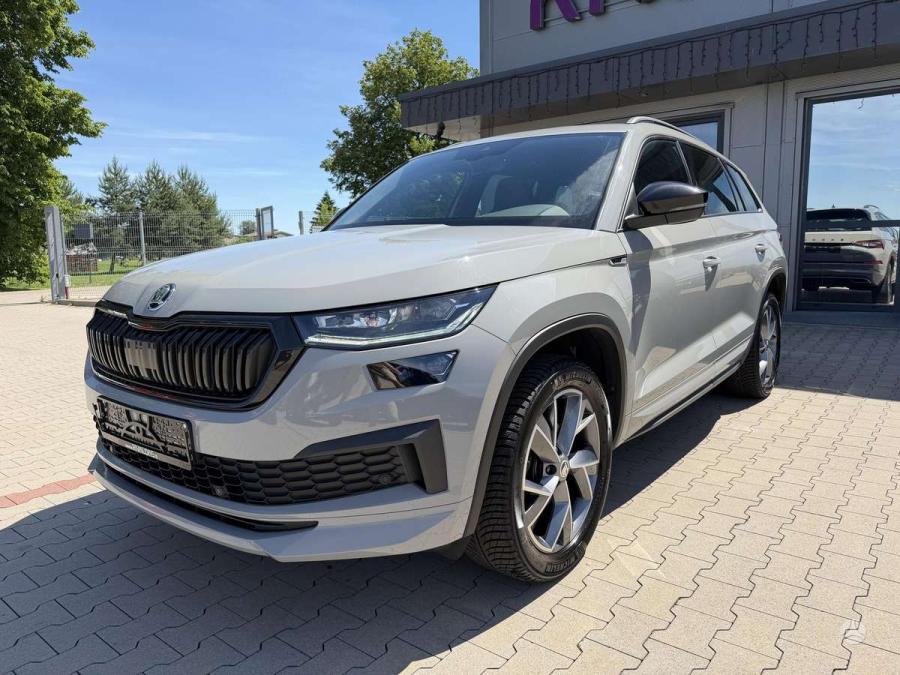 Grey Skoda Kodiaq 2022 in Siauliai, with an engine capacity of 1.50 L and mileage of 215 thousand km for 22978 €, photo 8 on AUTOMOTO.COM.LV