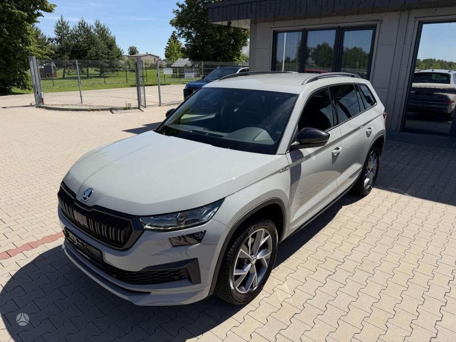 Grey Skoda Kodiaq 2022 in Siauliai, with an engine capacity of 1.50 L and mileage of 215 thousand km for 22978 €, photo 9 on AUTOMOTO.COM.LV
