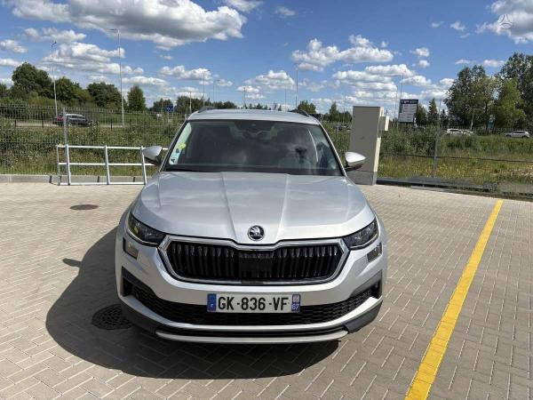Grey Skoda Kodiaq 2022 in Taurage, with an engine capacity of 1.97 L and mileage of 200 thousand km for 17300 €, photo 2 on AUTOMOTO.COM.LV
