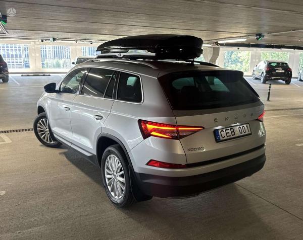 Grey Skoda Kodiaq 2022 in Vilnius, with an engine capacity of 1.97 L and mileage of 93 thousand km for 28900 €, photo 3 on AUTOMOTO.COM.LV