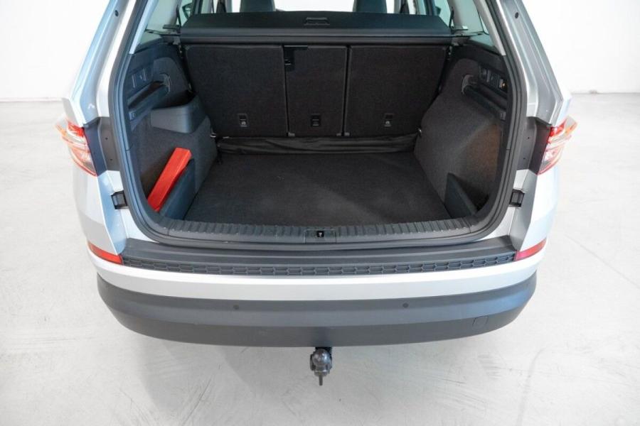 Pelēks Skoda Kodiaq 2022 Viļņa, ar dzinēja tilpumu 2.00 L un nobraukumu 159 tūkst. km par 26900 €, foto 25 vietnē AUTOMOTO.COM.LV