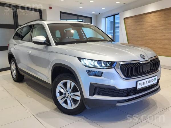 Grey Skoda Kodiaq 2022 in Riga, with an engine capacity of 1.50 L and mileage of 119 thousand km for 21990 €, photo 1 on AUTOMOTO.COM.LV