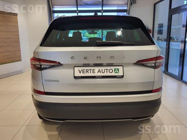 Grey Skoda Kodiaq 2022 in Riga, with an engine capacity of 1.50 L and mileage of 119 thousand km for 21990 €, photo 5 on AUTOMOTO.COM.LV