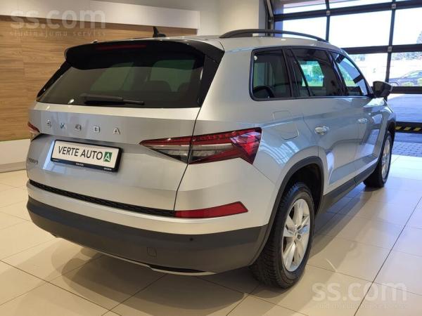 Grey Skoda Kodiaq 2022 in Riga, with an engine capacity of 1.50 L and mileage of 119 thousand km for 21990 €, photo 6 on AUTOMOTO.COM.LV